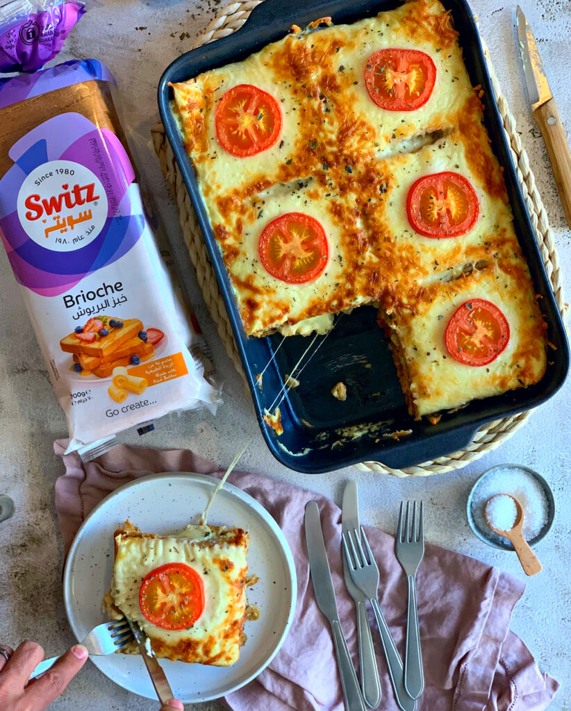 Chicken and Mushroom Bechamel Tray with Brioche Bread